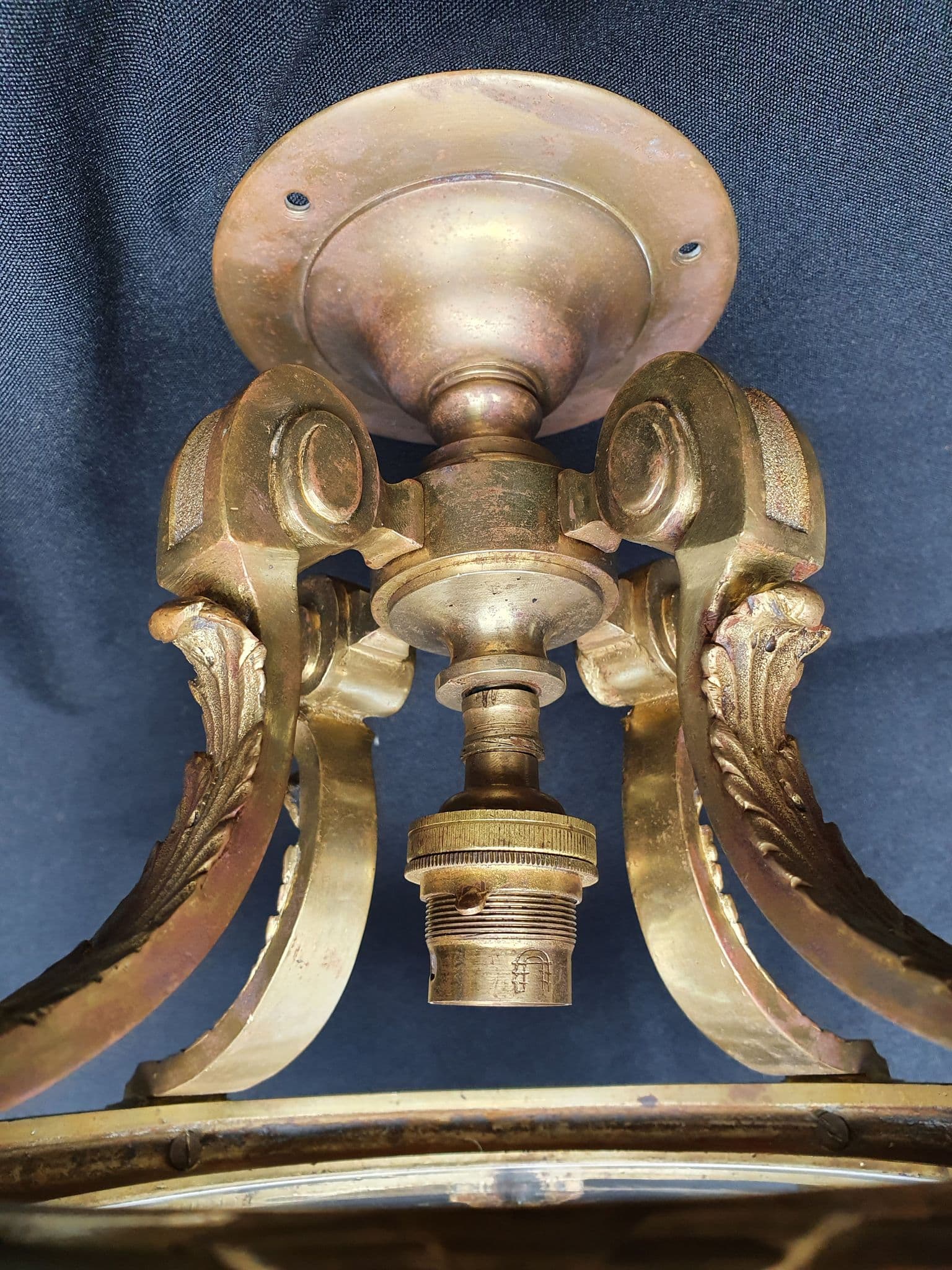 RMS OLYMPIC 1ST CLASS LIGHT FIXTURE