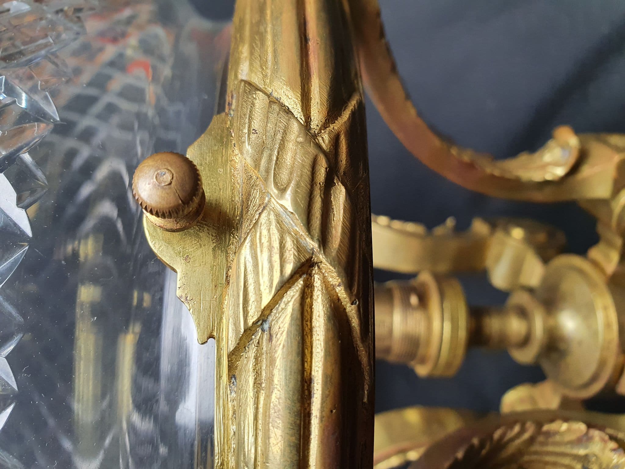 RMS OLYMPIC 1ST CLASS LIGHT FIXTURE