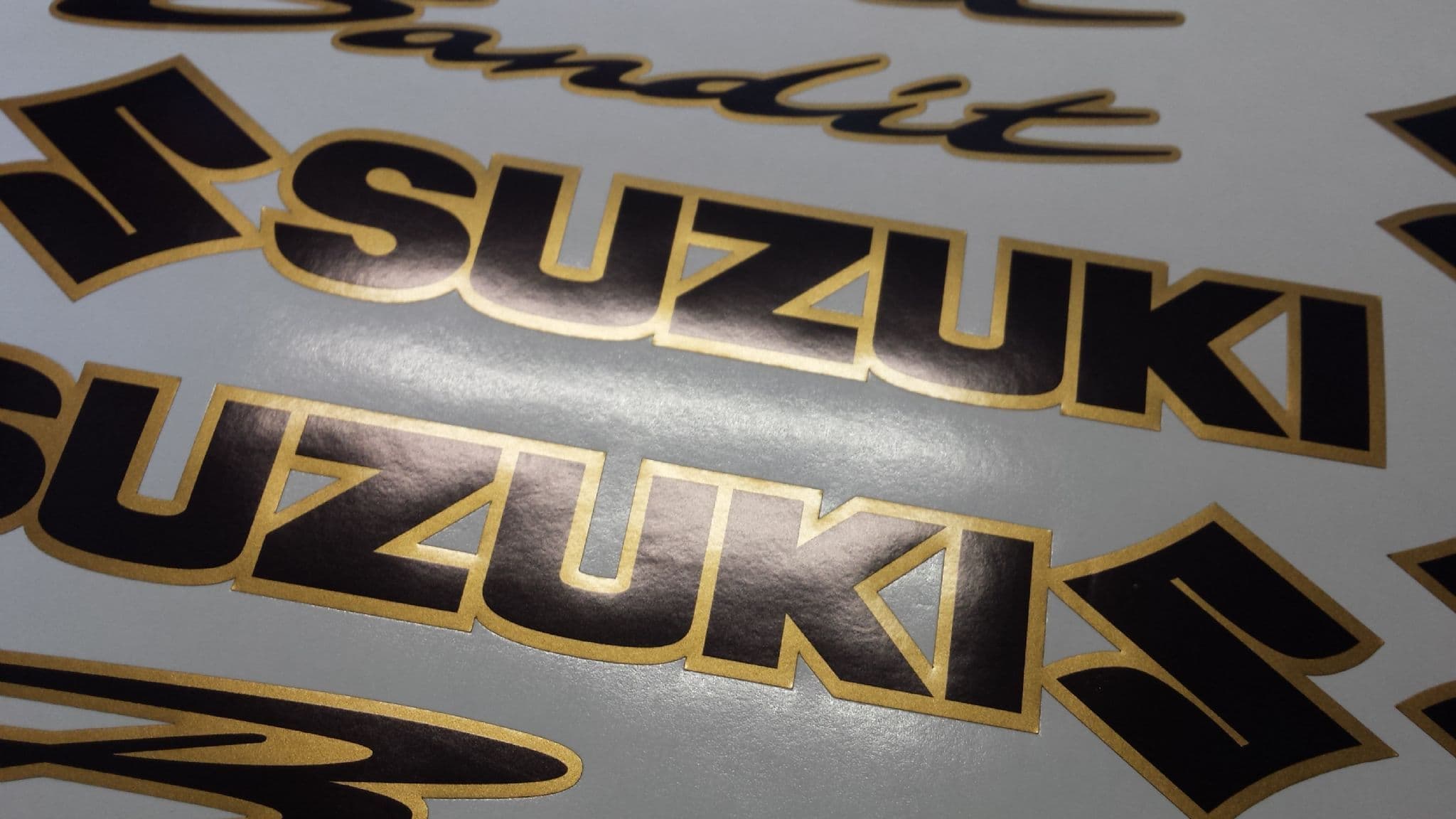 SUZUKI BANDIT 2 COLOUR DECALS/ STICKERS BLACK & GOLD restoration ...