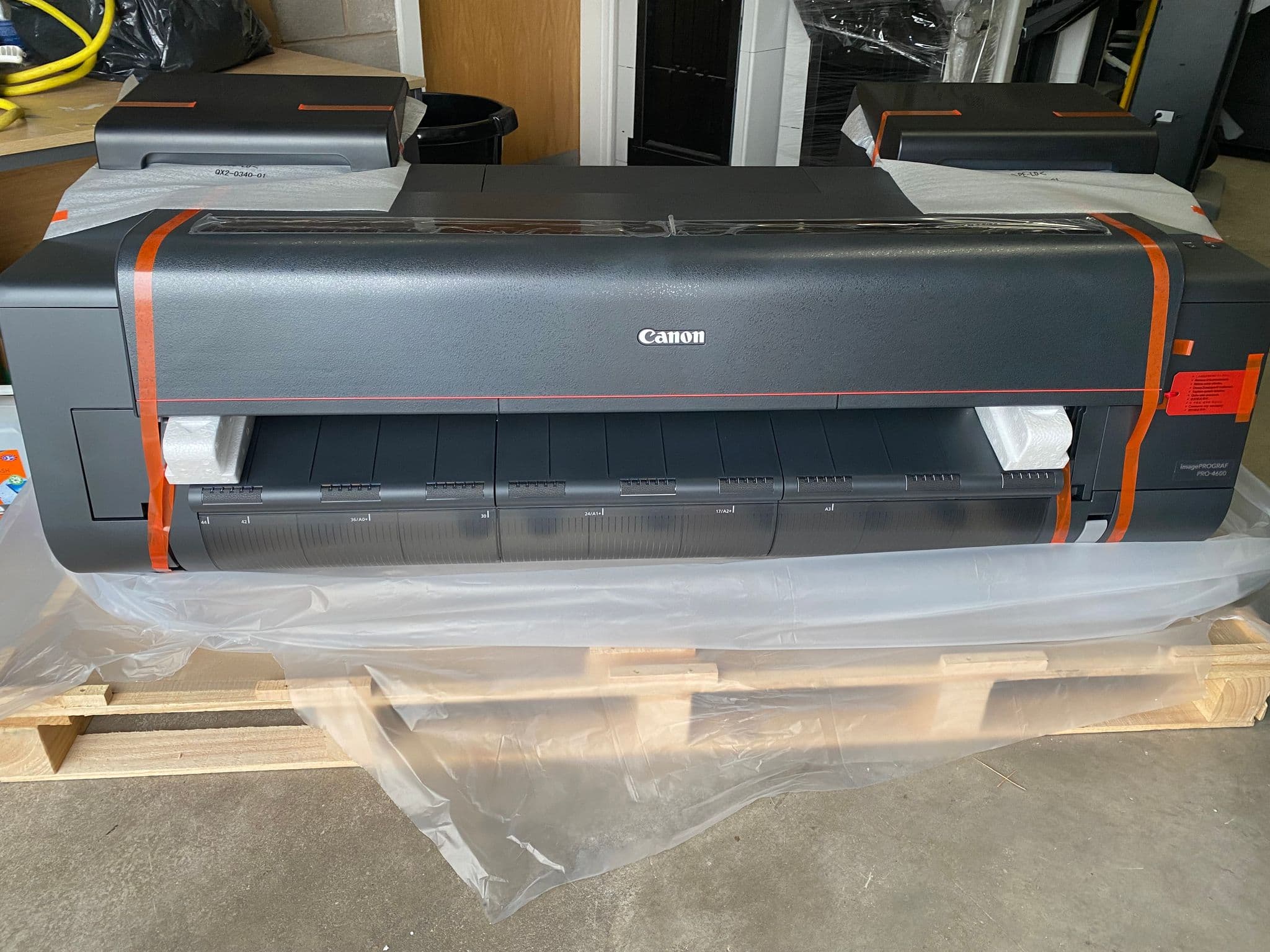 Canon imagePROGRAF PRO‑4600 – 44" Professional Large‑Format Printer ...