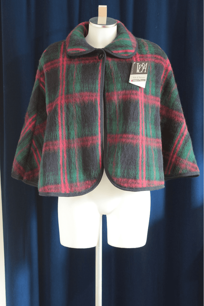 100 Pyrenean Wool Bed Cape in Tartan Size 12-18