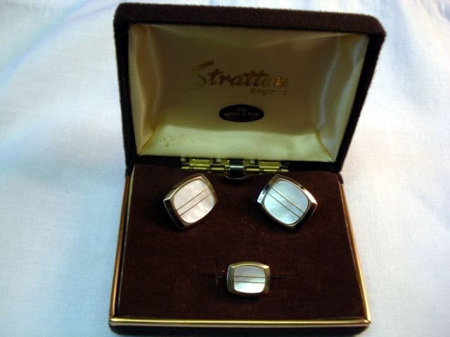 1970 s Mother of Pearl and Goldtone Cufflinks & Matching Tie Pin by ...
