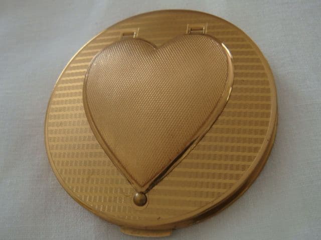Stratton Compact 1950s Heart Photo Locket Detail SOLD