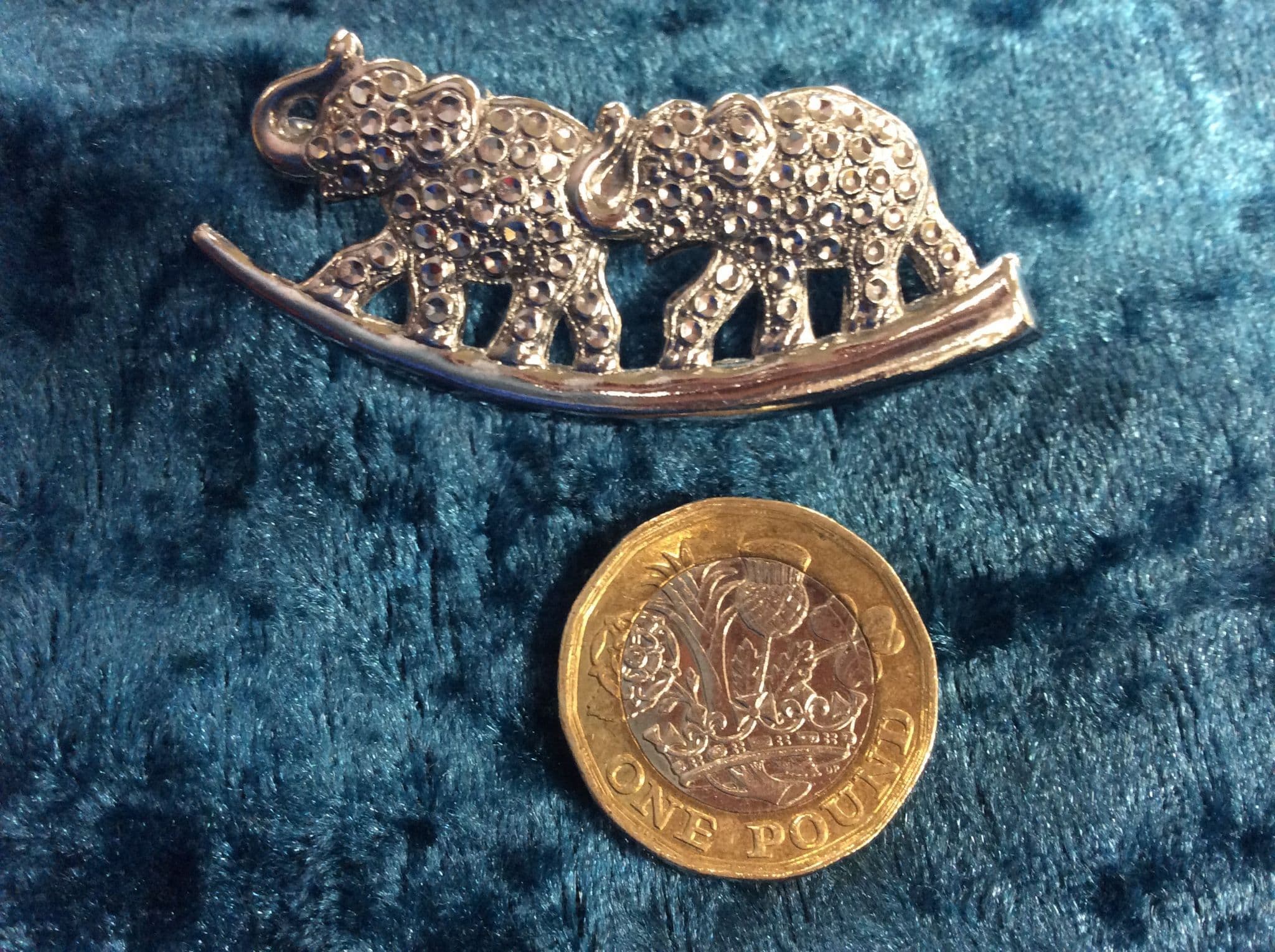 Elephant brooch vintage store