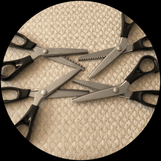 Scalloped Edged Scissor