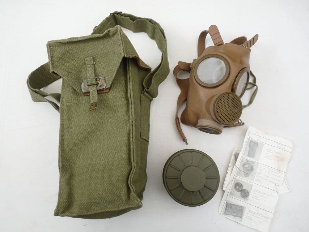 Belgian ANP M51 gas mask and carrying case
