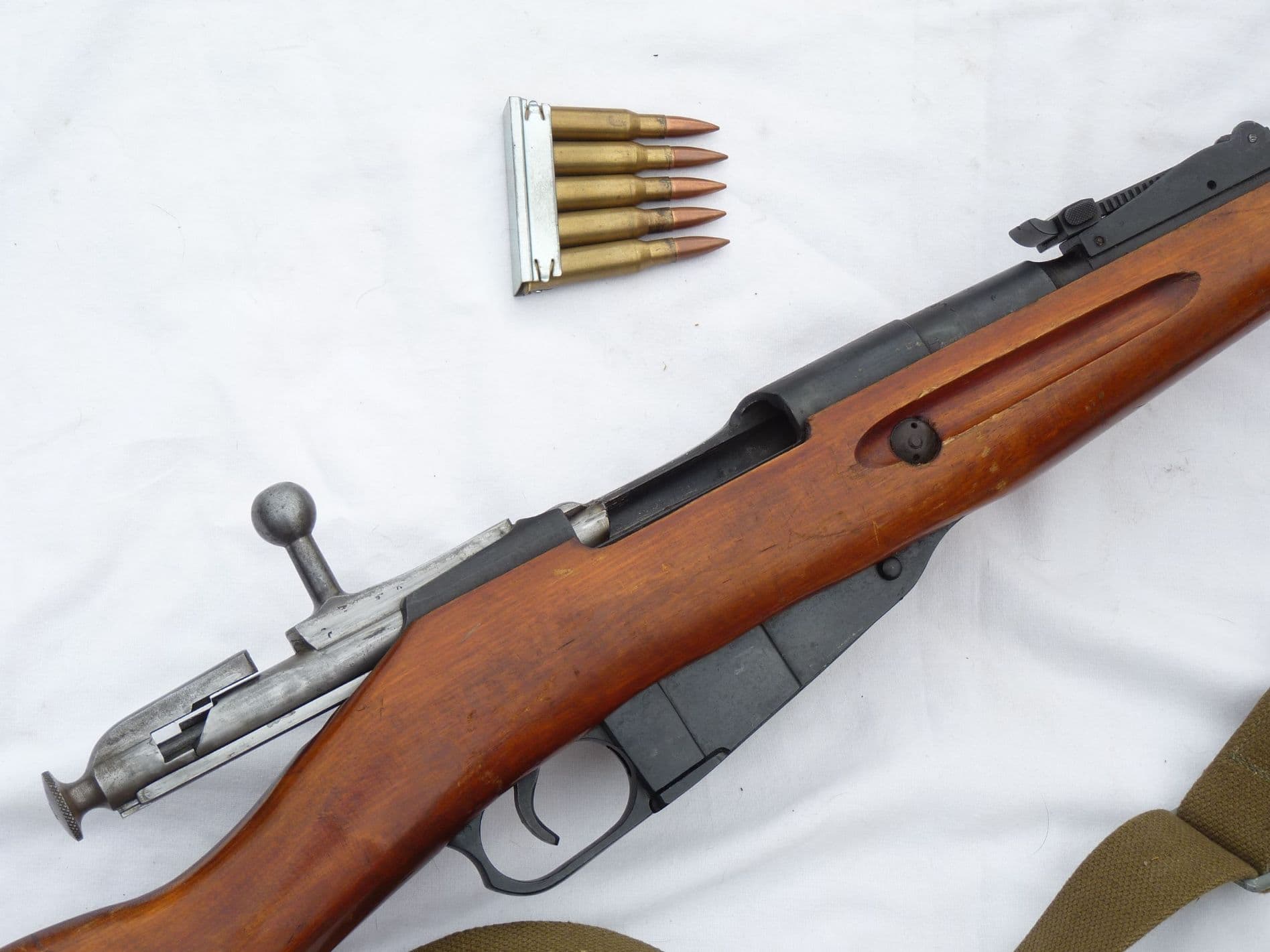 Deactivated Mosin-Nagant M1891/30 1943 dated Russian infantry rifle and ...