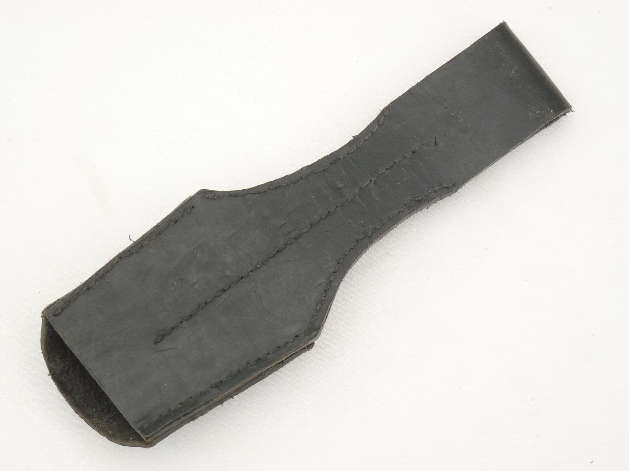 Repro German WW1 G98 S1898/05 butcher bayonet leather frog SOLD