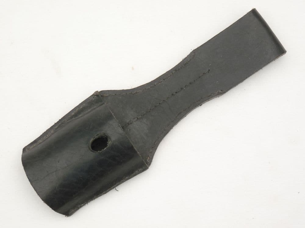 Repro German WW1 G98 S1898/05 butcher bayonet leather frog SOLD