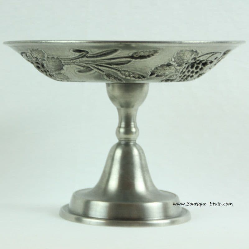 Coupe en étain sur pied motif raisin