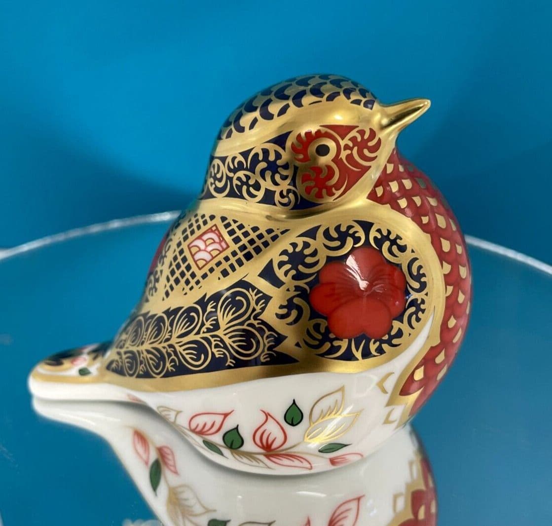 Royal Crown Derby Imari Solid Gold Band Robin Paperweight