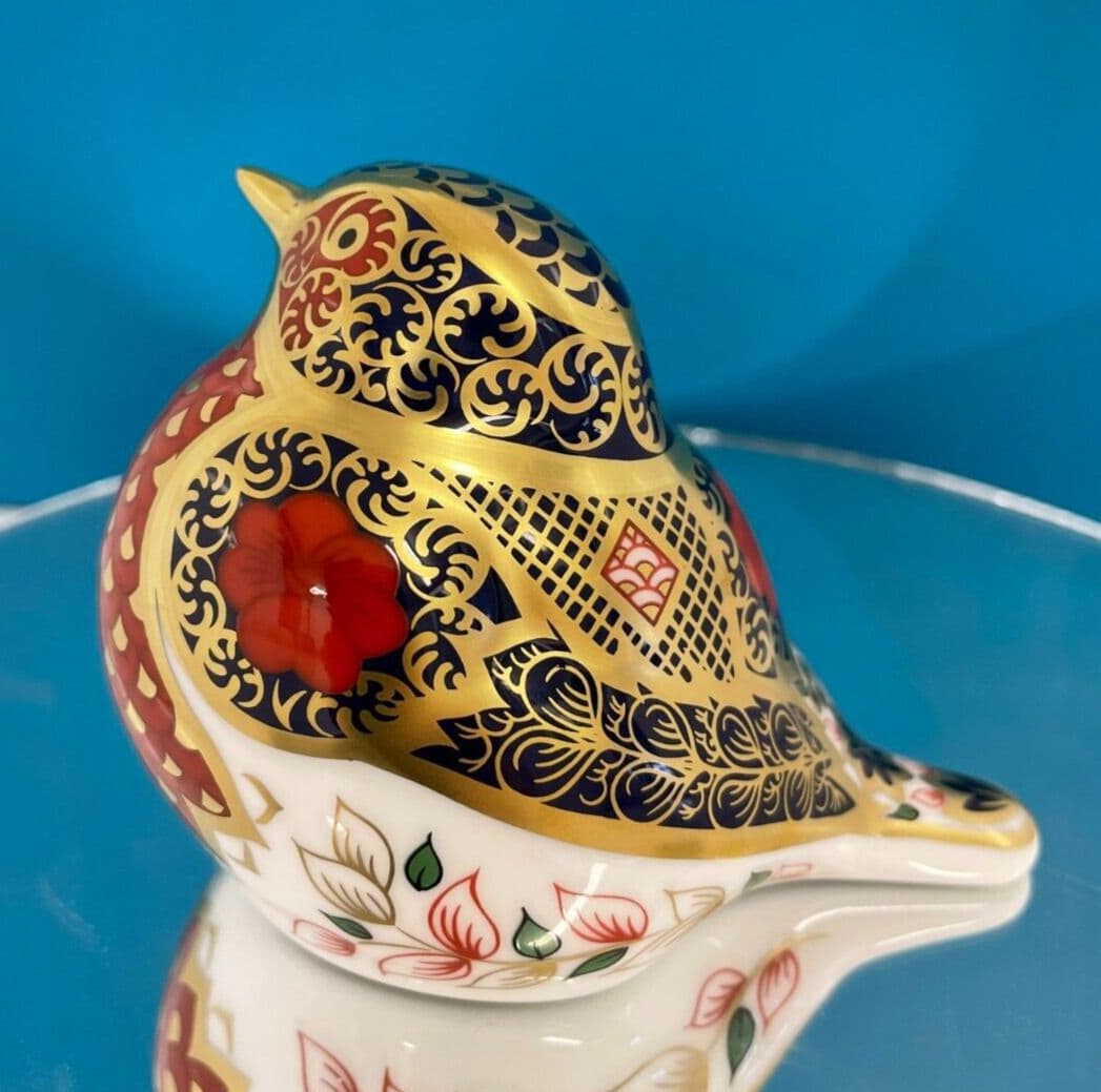 Royal Crown Derby Imari Solid Gold Band Robin Paperweight