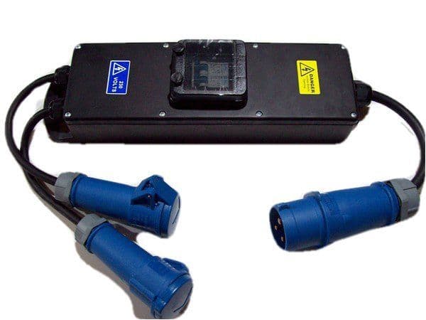 32amp 230v 3pin inlet to 2off MCB protected 16amp outlets