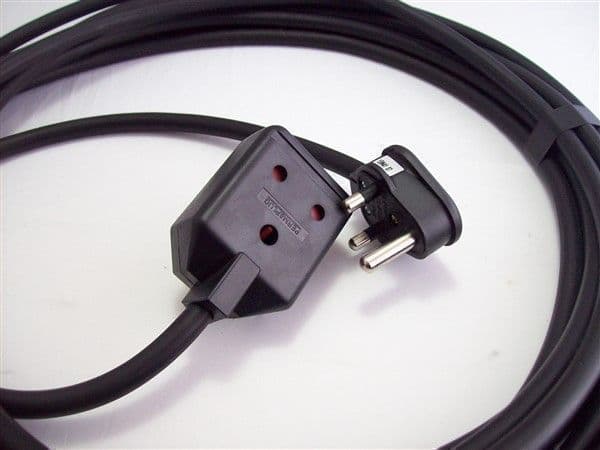 7m 15amp round pin plug/socket extension lead