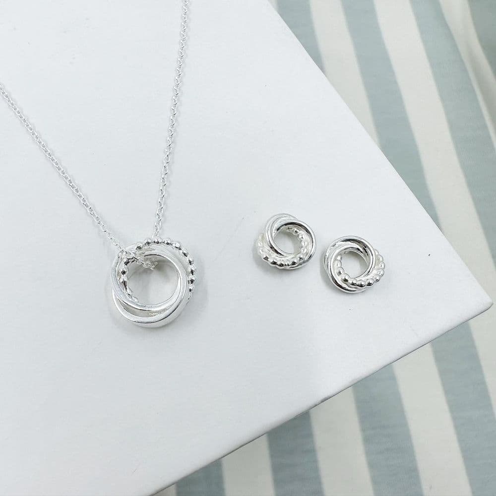 Entwined Circles Set