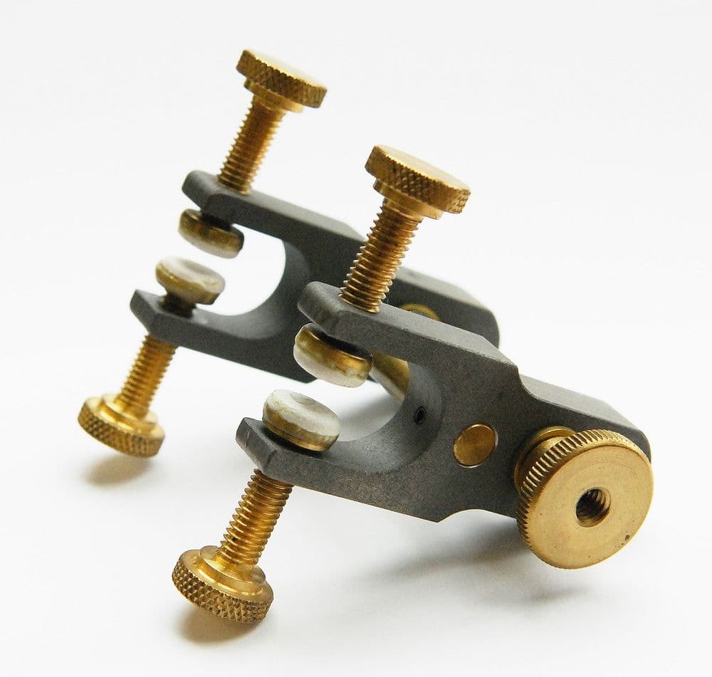 Titan crack clamp
