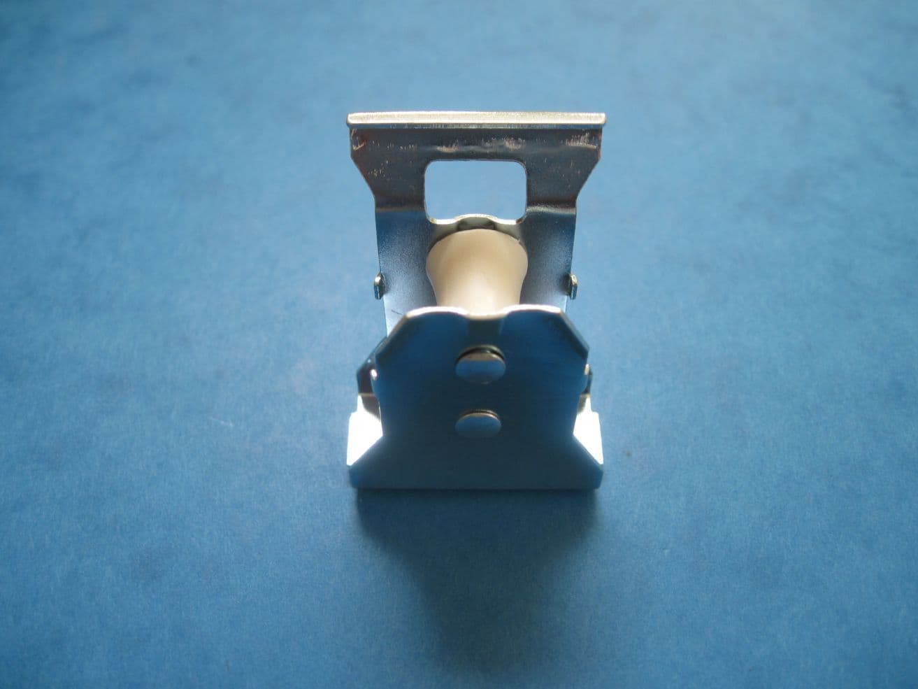 VENETIAN BLIND CORD LOCK FOR LARGER HEADRAILS