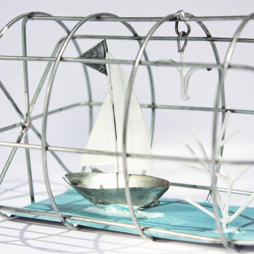 Wire Boat in a Bottle