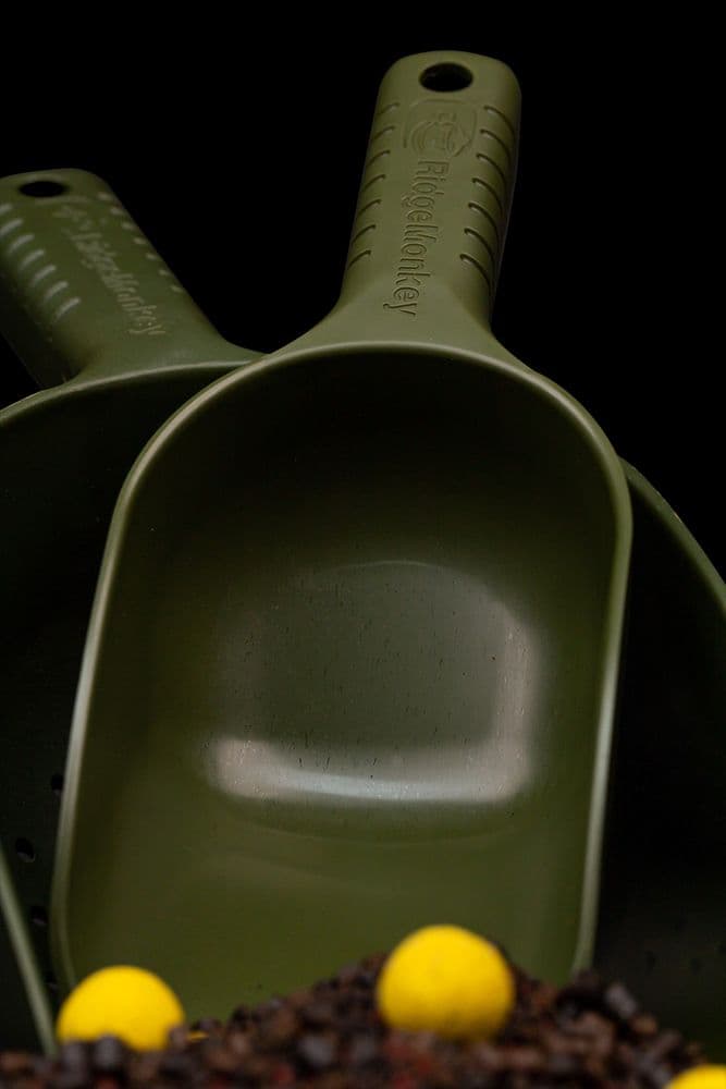 RidgeMonkey Bait Spoon XL holes green