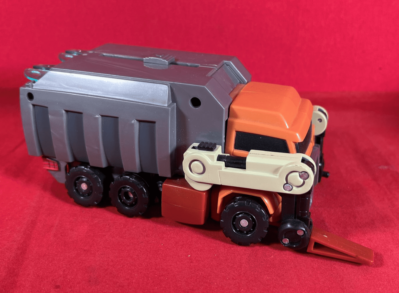 Transformers Animated Wreck-Gar - Voyager Class - Loose Figure