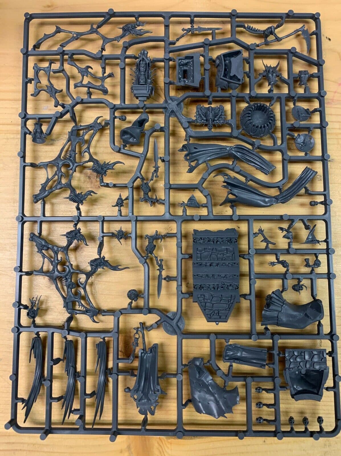 Warhammer Vampire Counts Coven Throne/Mortis Engine - RETIRED