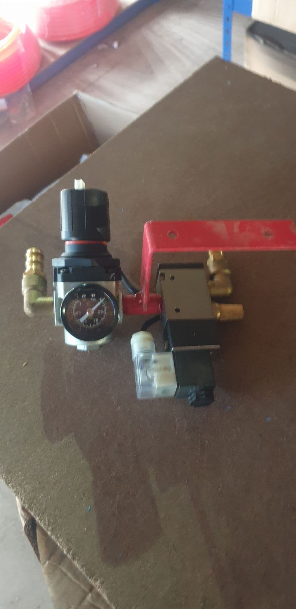 Air Regulator with Bracket Gauge and Electro Magnetic Valve