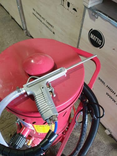 Walnut Blast Machine for intake cleaning of carbon build up