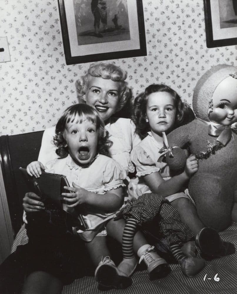 Betty Grable With Amazing Family 10x8 Monochrome Publicity Photo