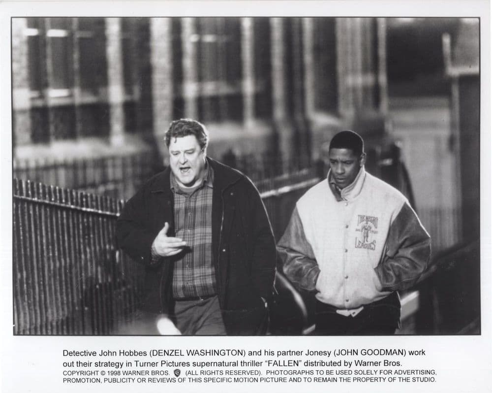 Denzel Washington John Goodman Fallen 10x8 Monochrome Film Publicity Photo