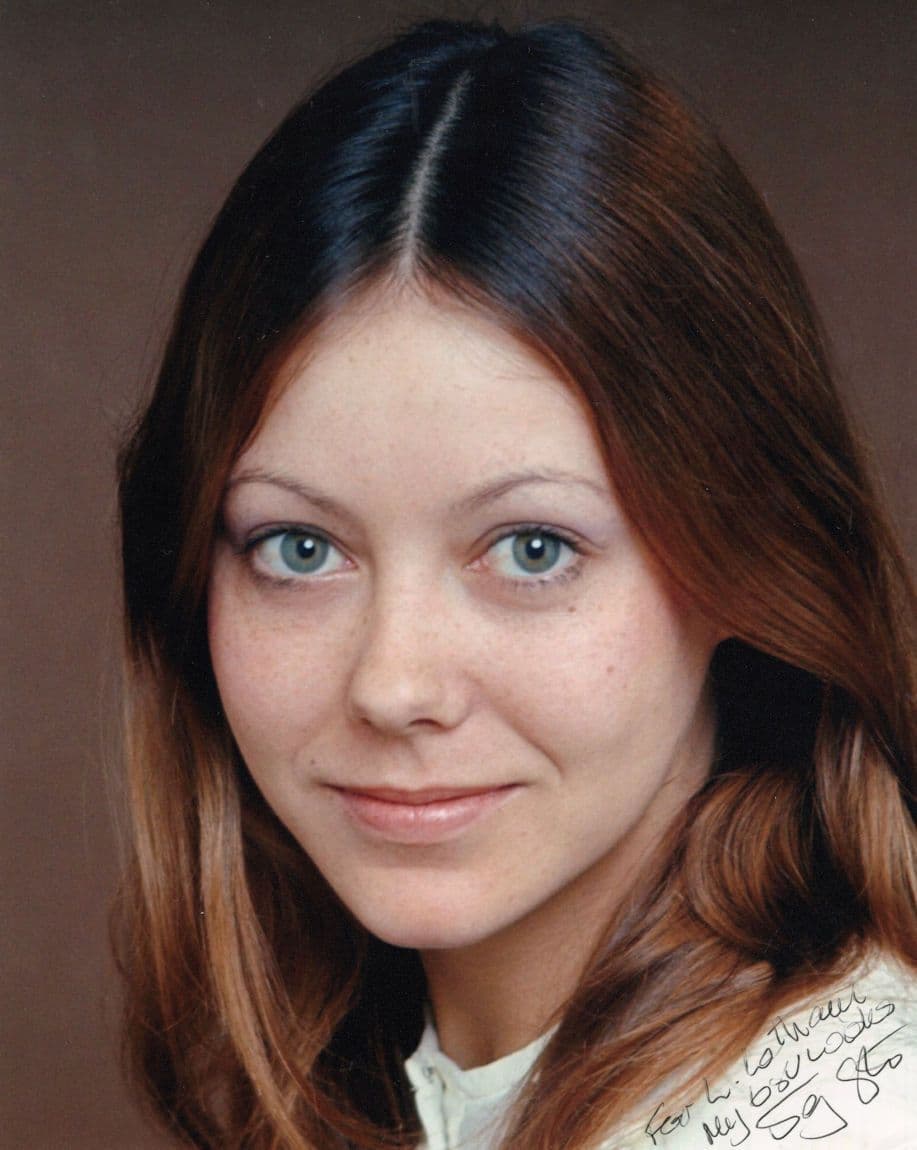 Jenny Agutter The Railway Children Logans Run 10x8 Hand Signed Photo