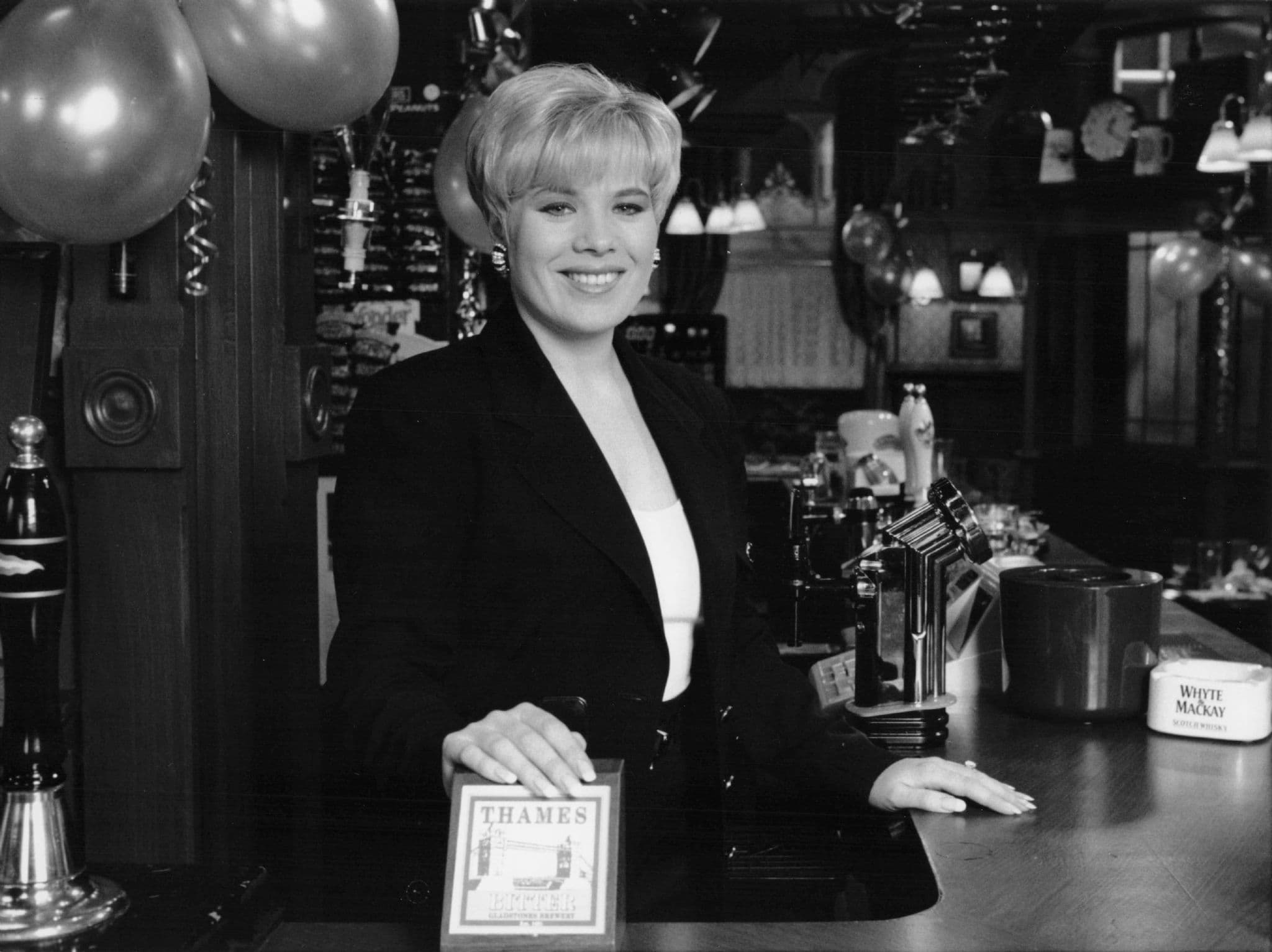 Letitia Dean Re-Opens Queen Vic After Fire 1992 Eastenders Press Photo