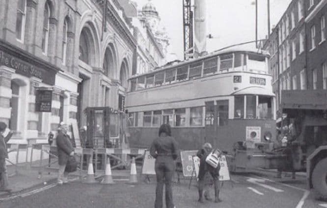 London Number 21 Bus To Holburn Stuck at Traffic Cones Postcard