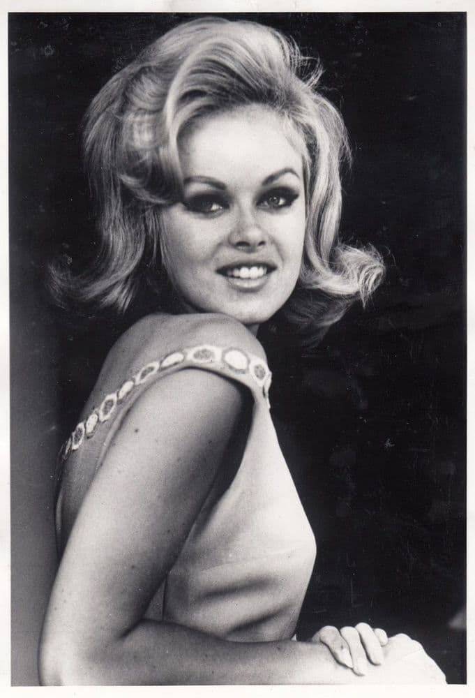 Madeleine Usher Edgar Allen Poe The Fall Of The House Of Usher Star ...