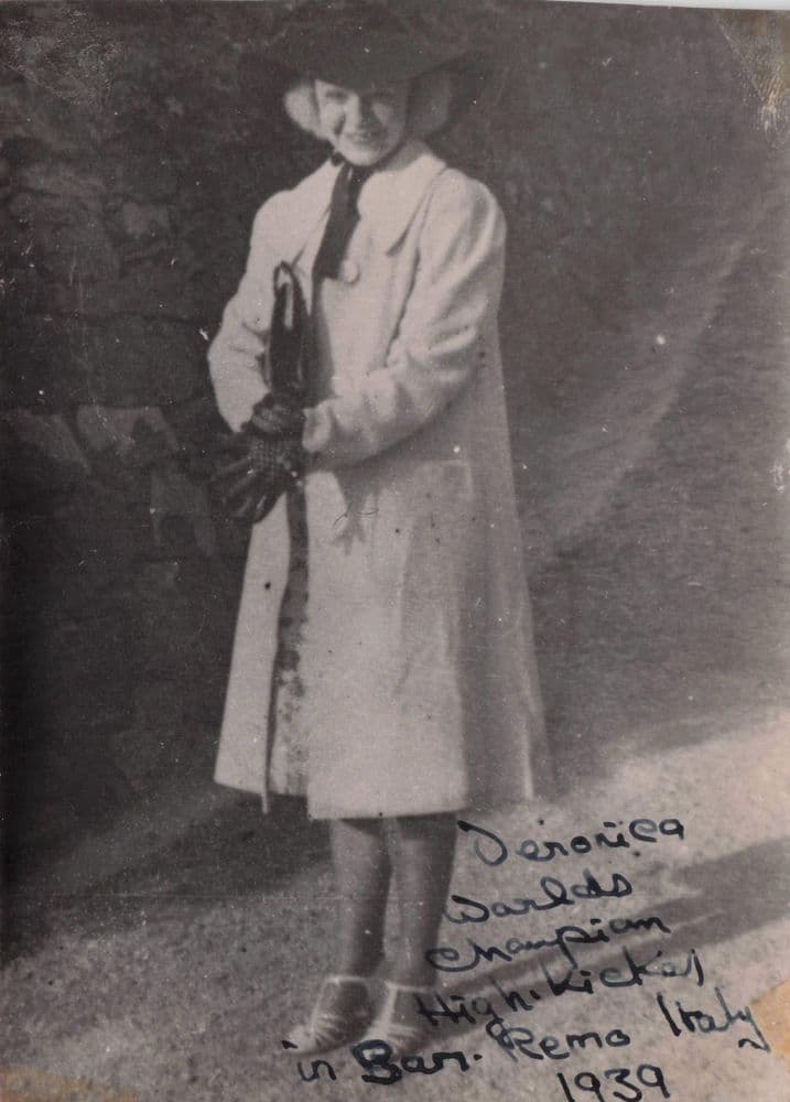 Mmle Veronica 1930s High Kicker Martial Arts Woman WW2 War Hand Signed ...