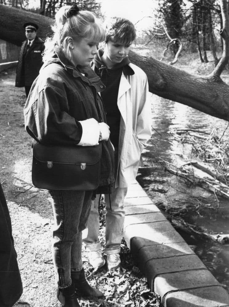River Search For Missing Den Watts 1990 BBC Eastenders Press Photo