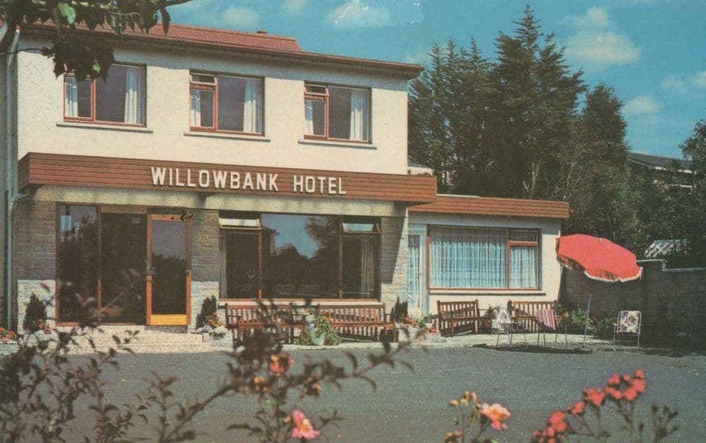 Willowbank Hotel Largs Scotland 1980s Postcard