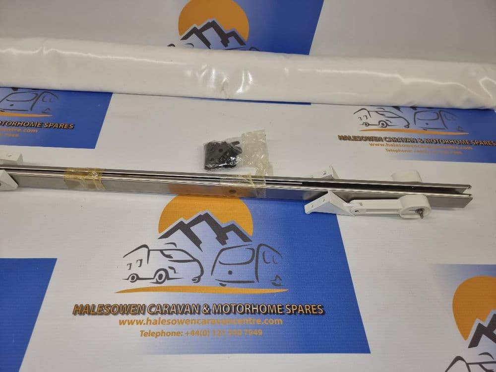 Remis 900 x 600mm Tilt and Slide Runners