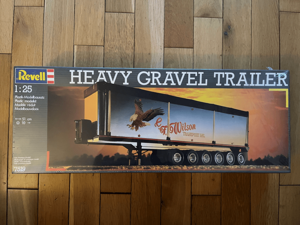 W270 New Revell 1 25 7519 - Heavy Gravel Trailer