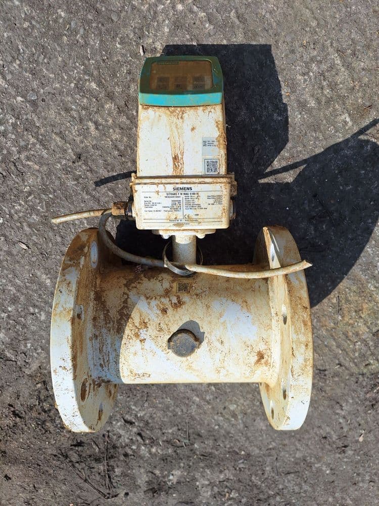 Siemens 6" MAG5100 c/w 24v ac/dc MAG5000 Head