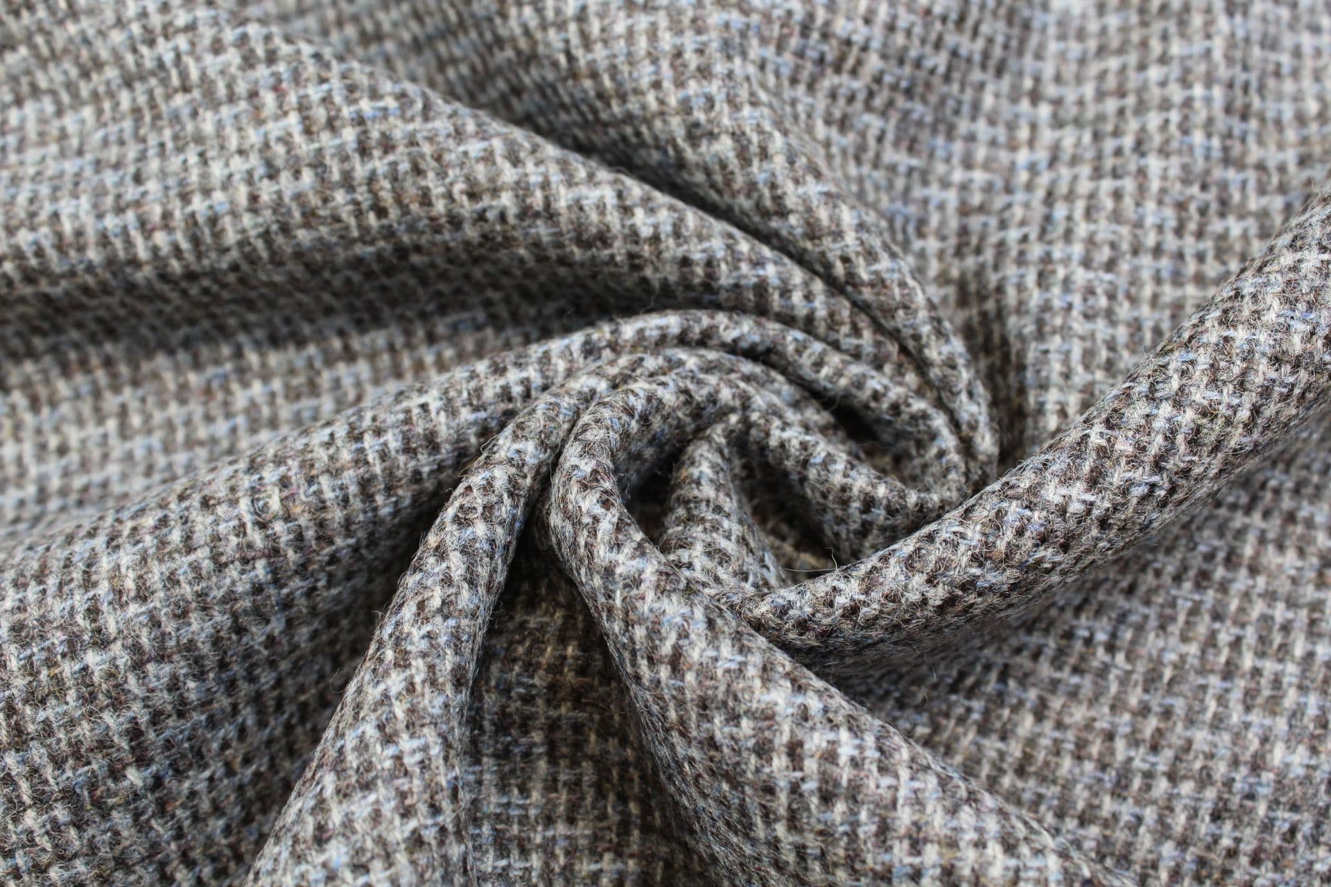 Pure New Wool Tweed Classic Tweed Design DM47