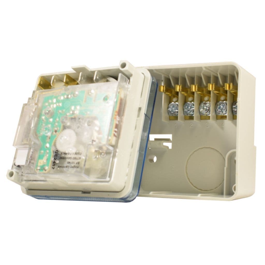 Discontinued Flash / Hager Compact 24hr Time Clock With Reserve 16021 EH711