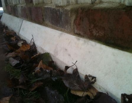 Garden folly / Building / Wall plinth / base stones