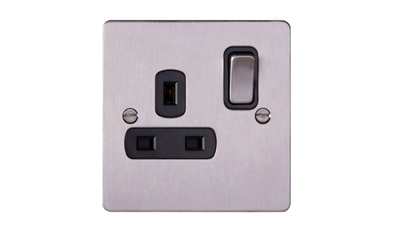 Deta 8131SSB Ultra Flatplate 1 Gang 13A DP Switched Socket Stainless Steel Black Insert Box Of 5