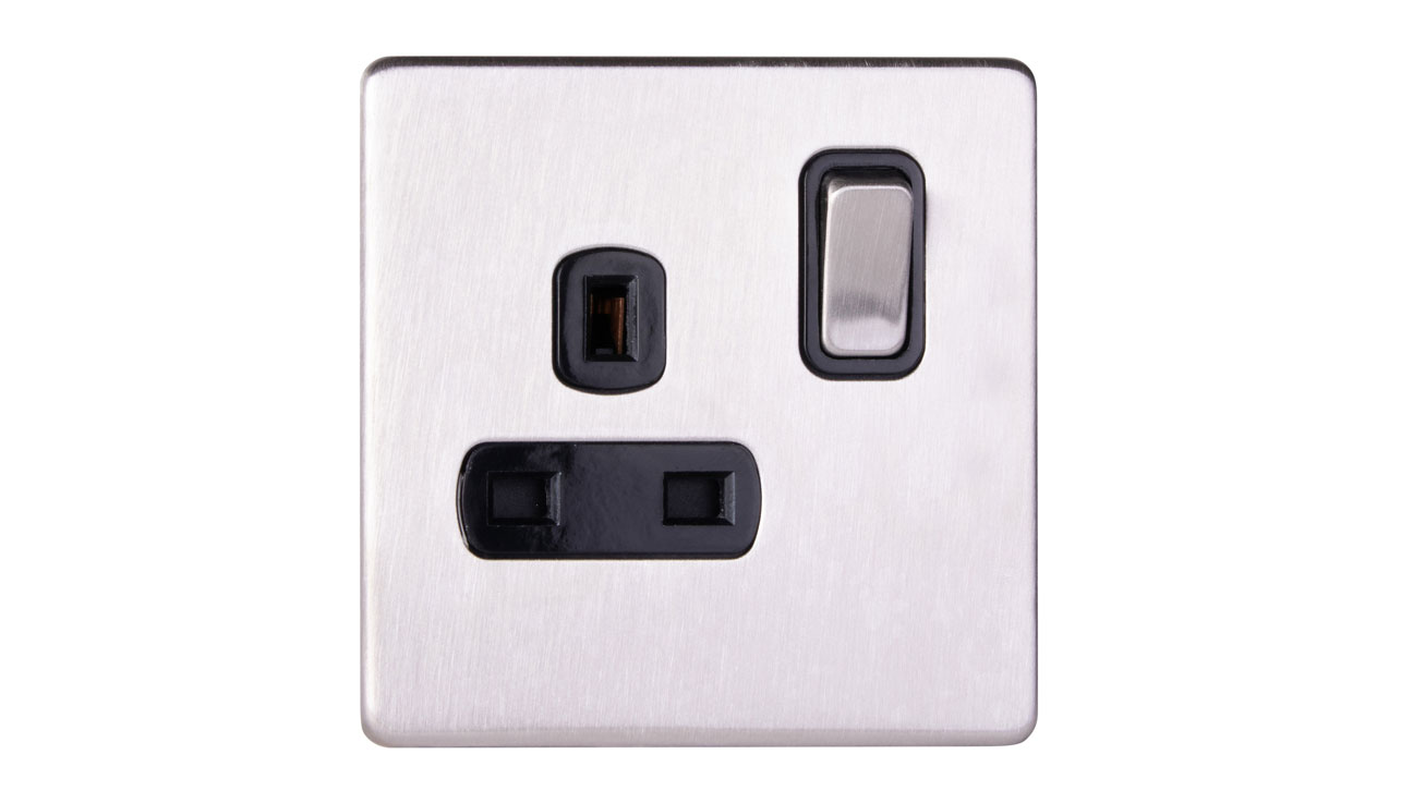 Deta 8531SSB Ultra Screwless 1 Gang 13A Switched Socket DP Stainless Steel Black Insert Box Of 5