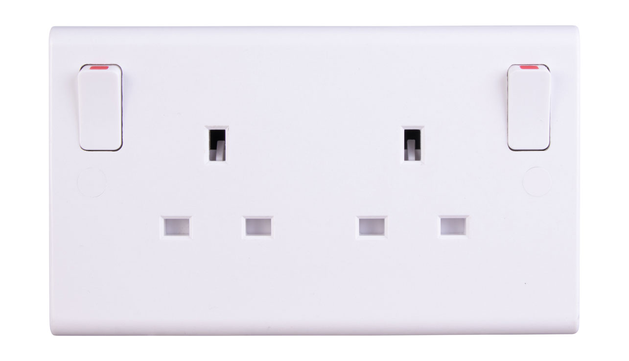 Deta S1293 Slimline 2 Gang 13A Switched Socket DP with Outboard Rockers ...