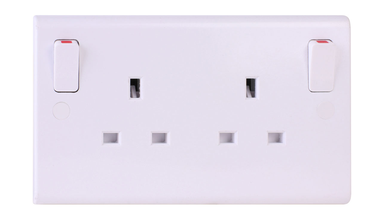 Deta S1296 Slimline 2 Gang 13A Switched Socket DP with Clean Earth Box ...