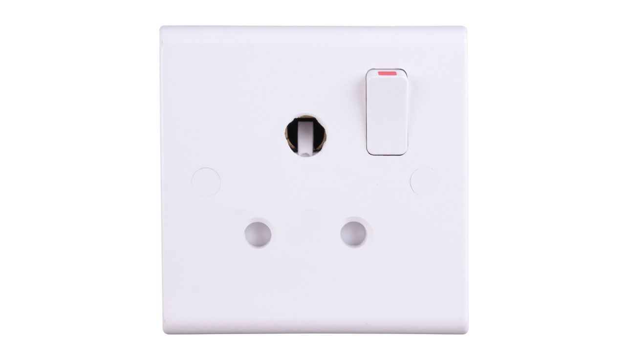 Deta S1334 Slimline 15A Switched Socket DP Round Pin Box Of 10