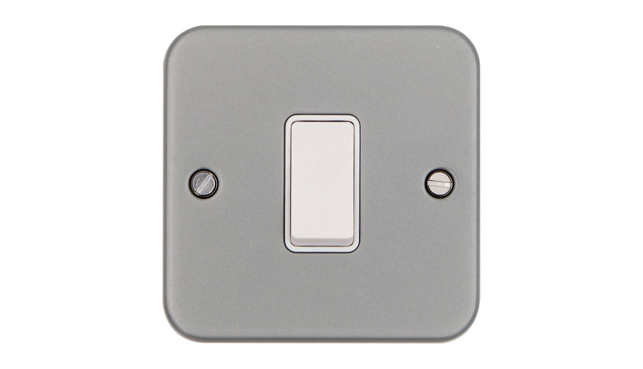 Deta VM1203 Vimark Metalclad 1 Gang 2 Way 10AX Plate Switch with Knockouts