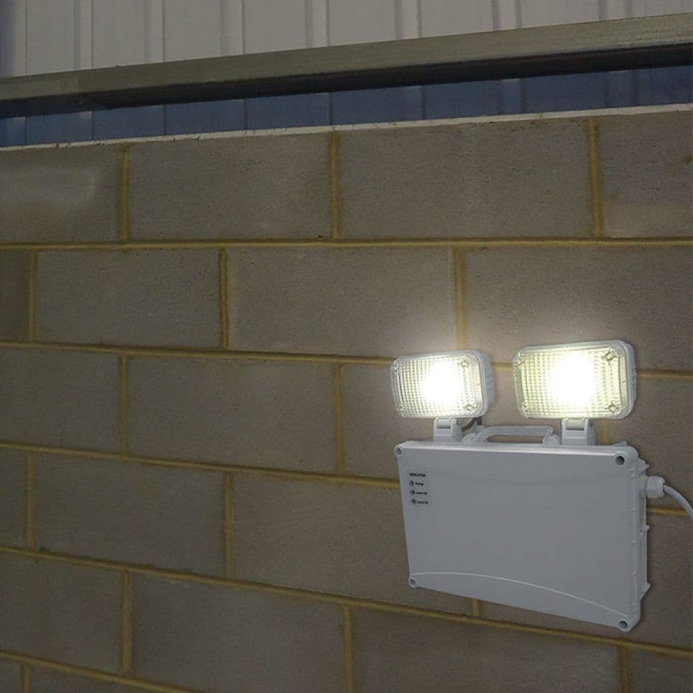 Eterna LEDTWNSPOT 7W LED IP65 Twinspot Emergency Fitting