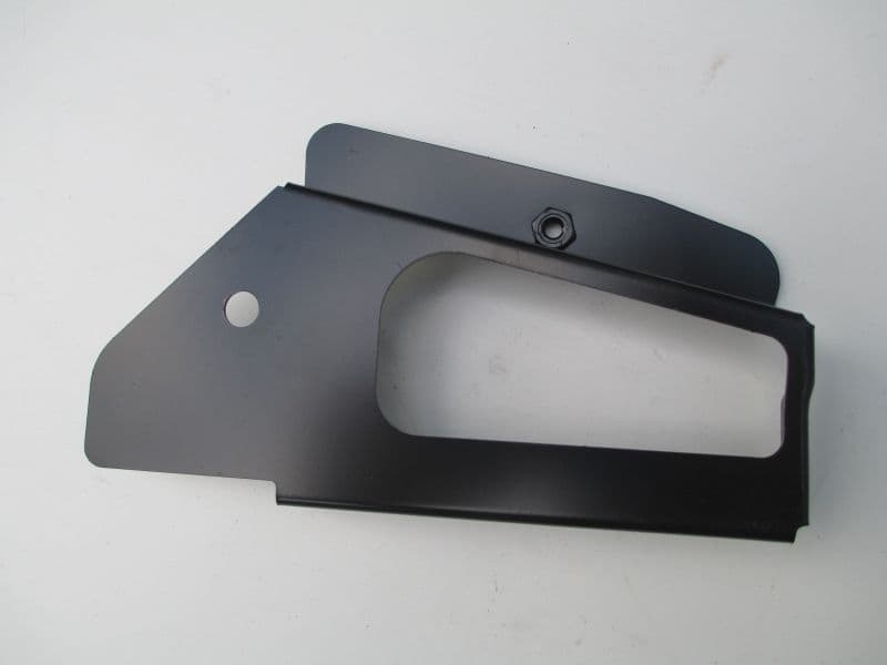 Right rear sill gusset